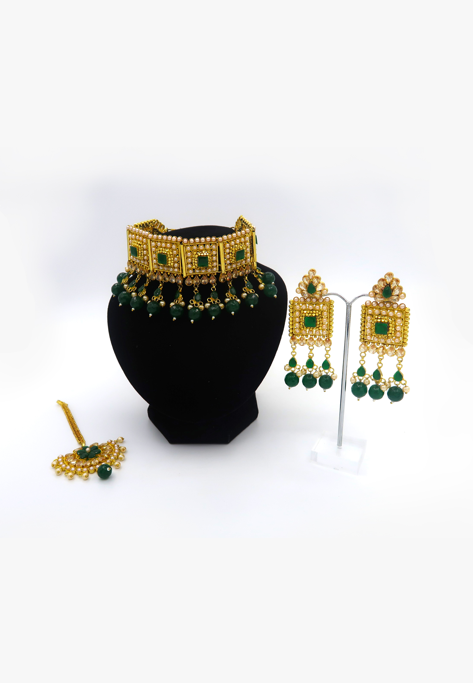 Biye Bazaar | Green stone choker